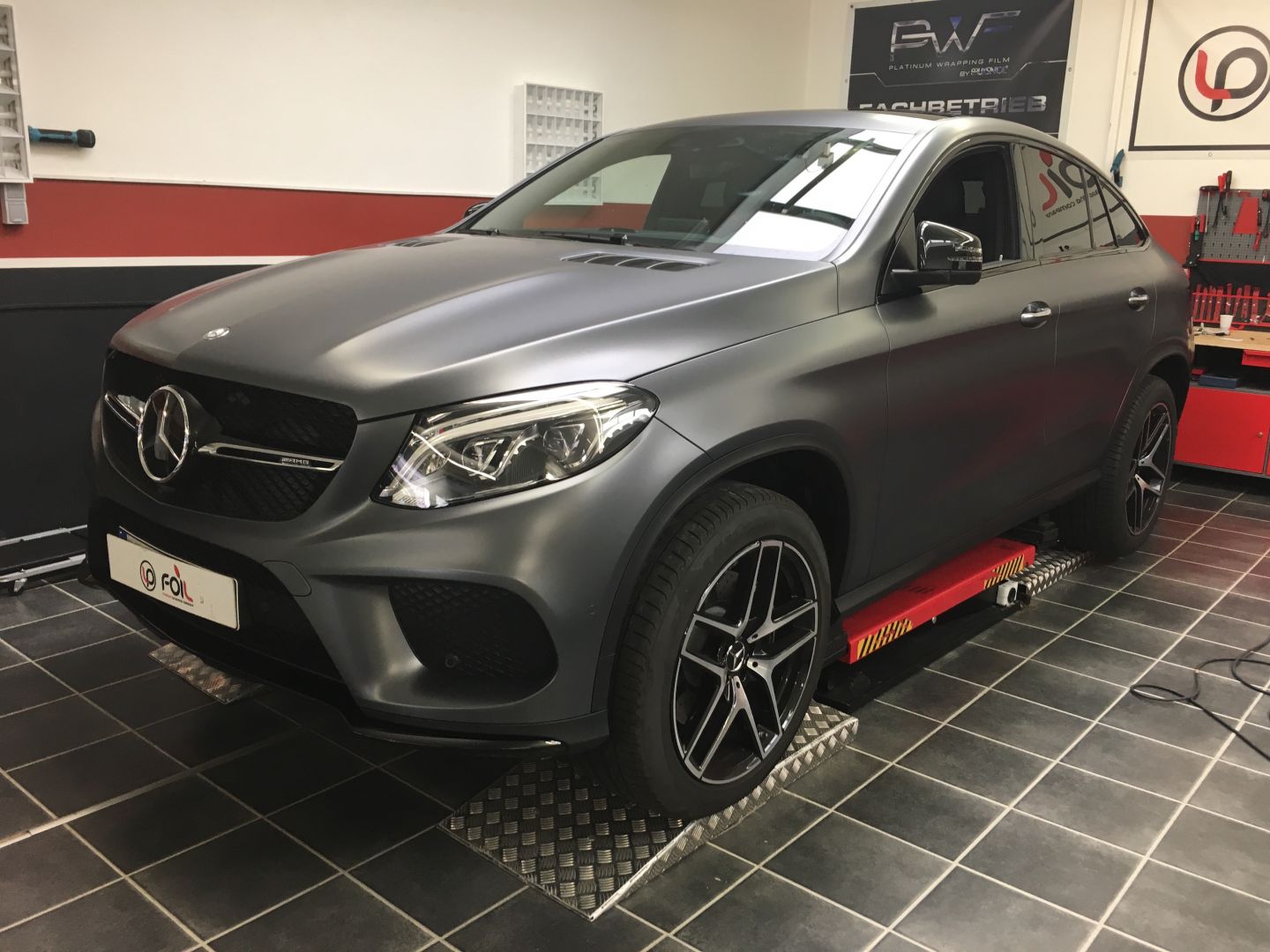 Mercedes Benz GLE 43 AMG Dark Grey Matt - LP-Foil.de